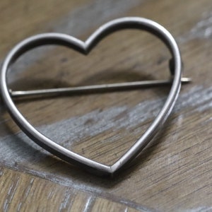 Women's Vintage Sterling Silver Medium Sized Heart Pin - Etsy