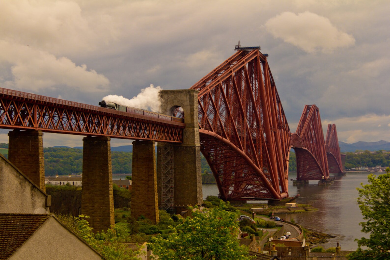 Forth Bridge - Flying Scotsman Steam Train Crossing - Firth of Forth ...