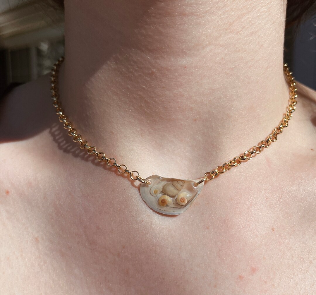 Resin Mussel With Snail Shells Necklace - Etsy