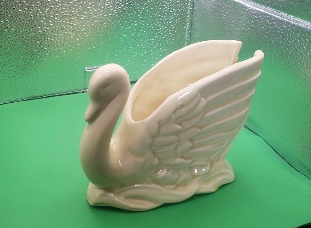 Beautiful Cream / off White Swan Planter - Elegant Vintage Pottery ...