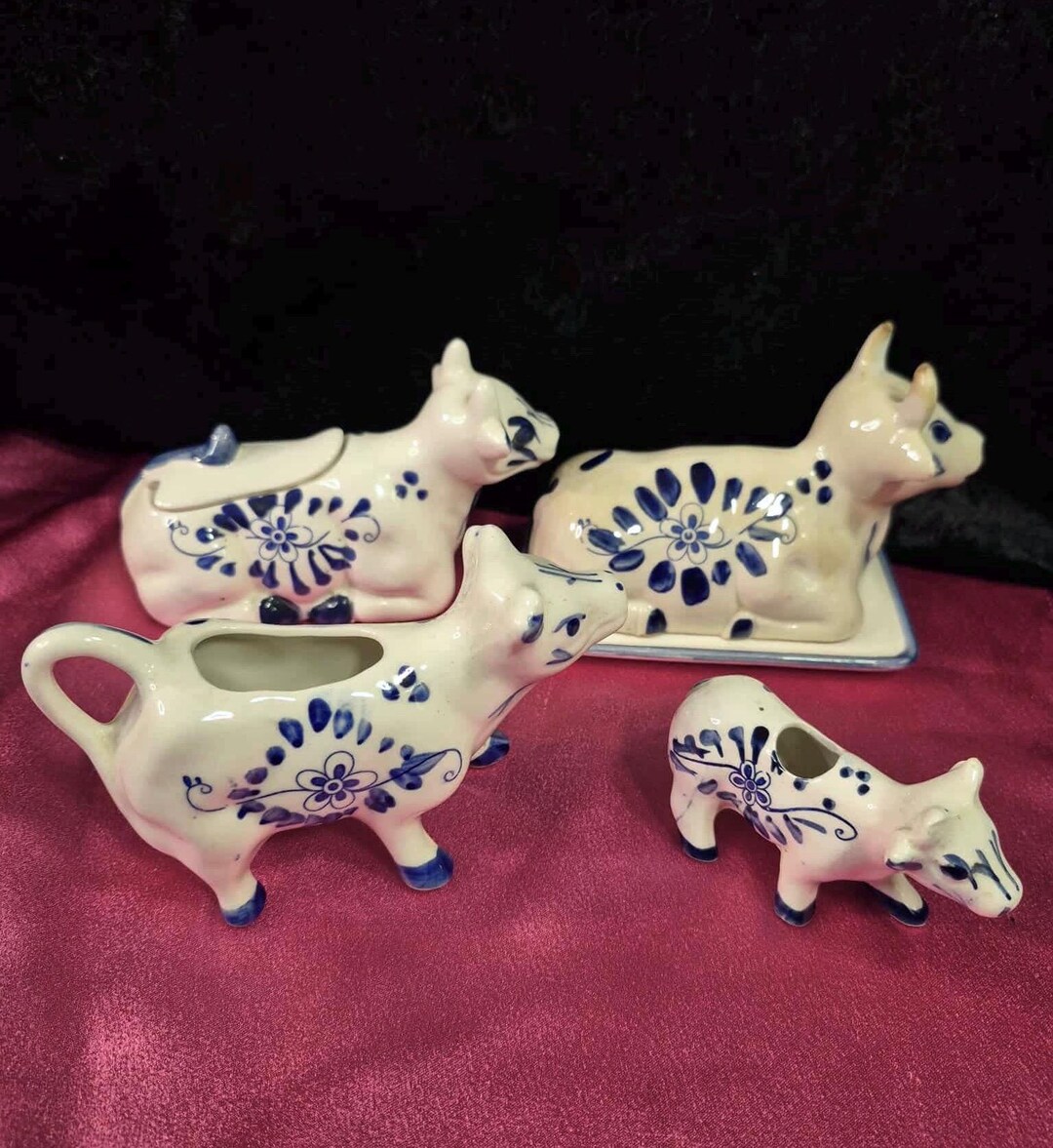 Cute Vintage Country Kitchen Cow Decor in Classic Delft Style Blue and ...