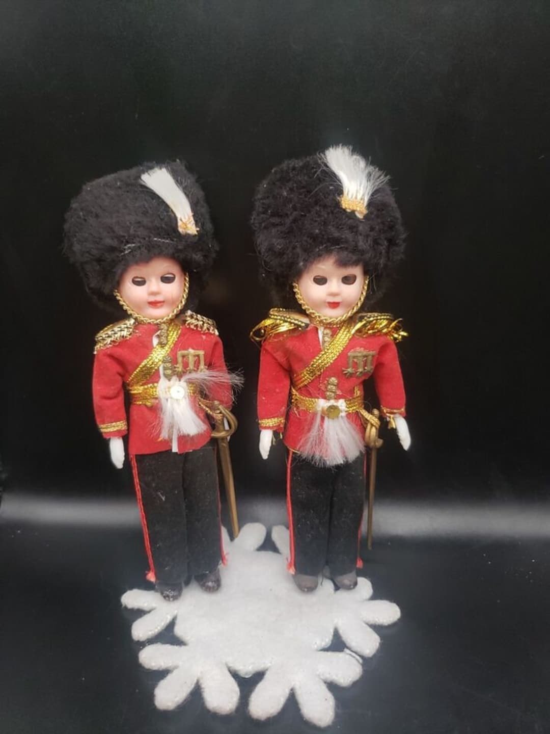 Royal Kings Guard Pair Vintage Soldier Dolls Britain Souvenir Vintage ...