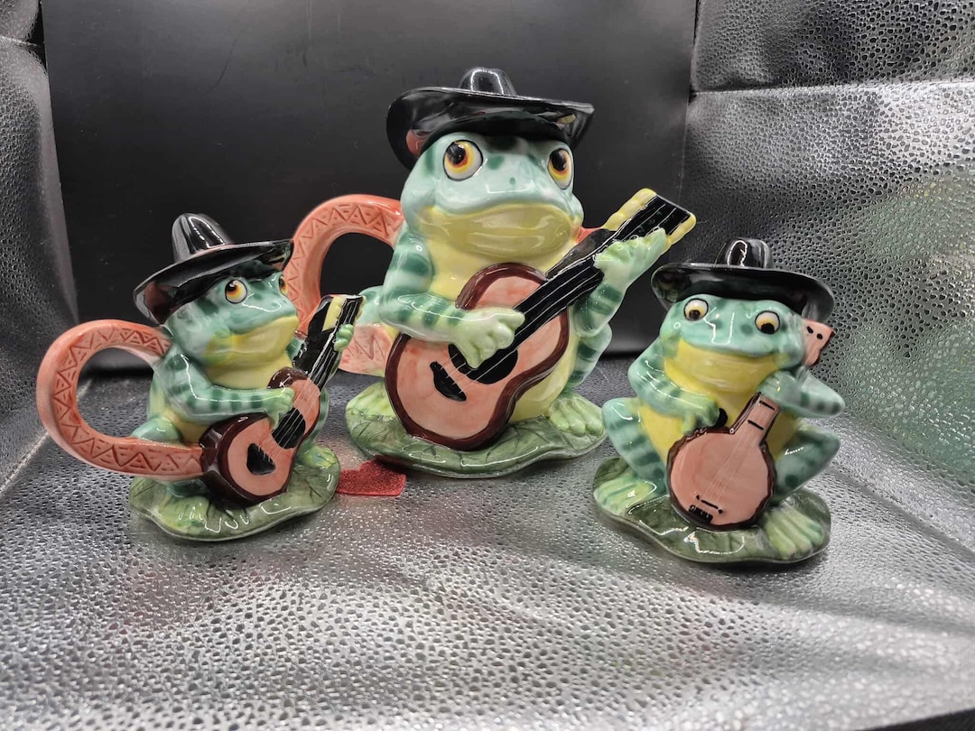 Vintage Teapot Bullfrog With Guitar! Cool Retro Frog Kitchen Decor ...