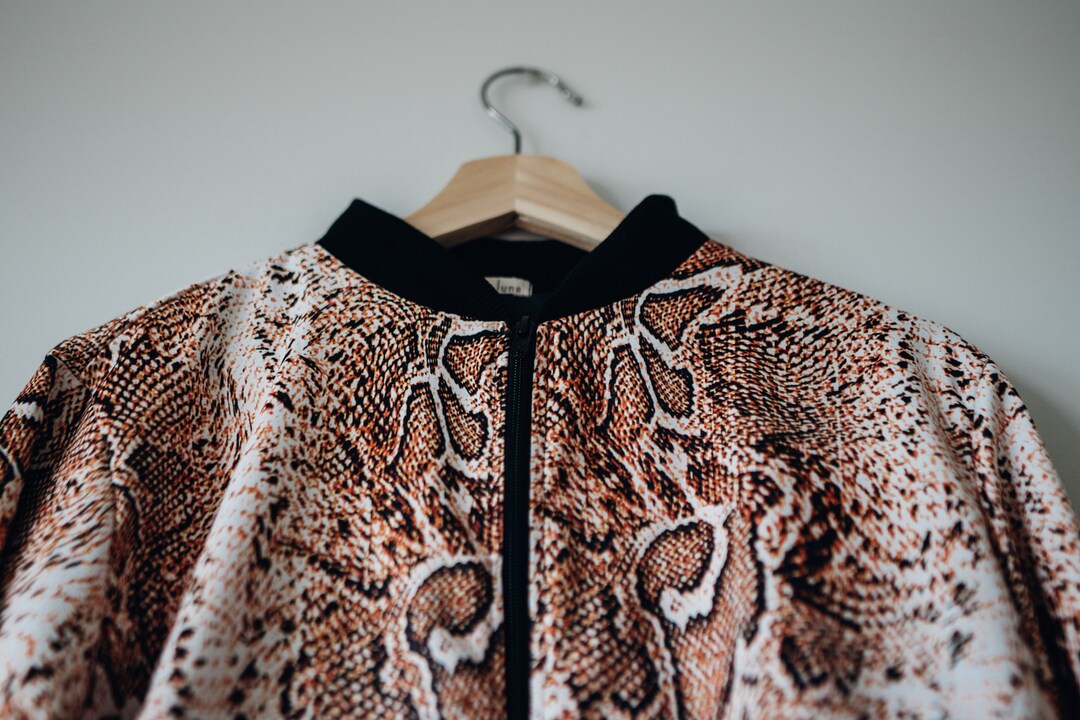 Handmade Bomber. Casaco Bomber Feito à Mão. Slowfashion. Sustainable ...