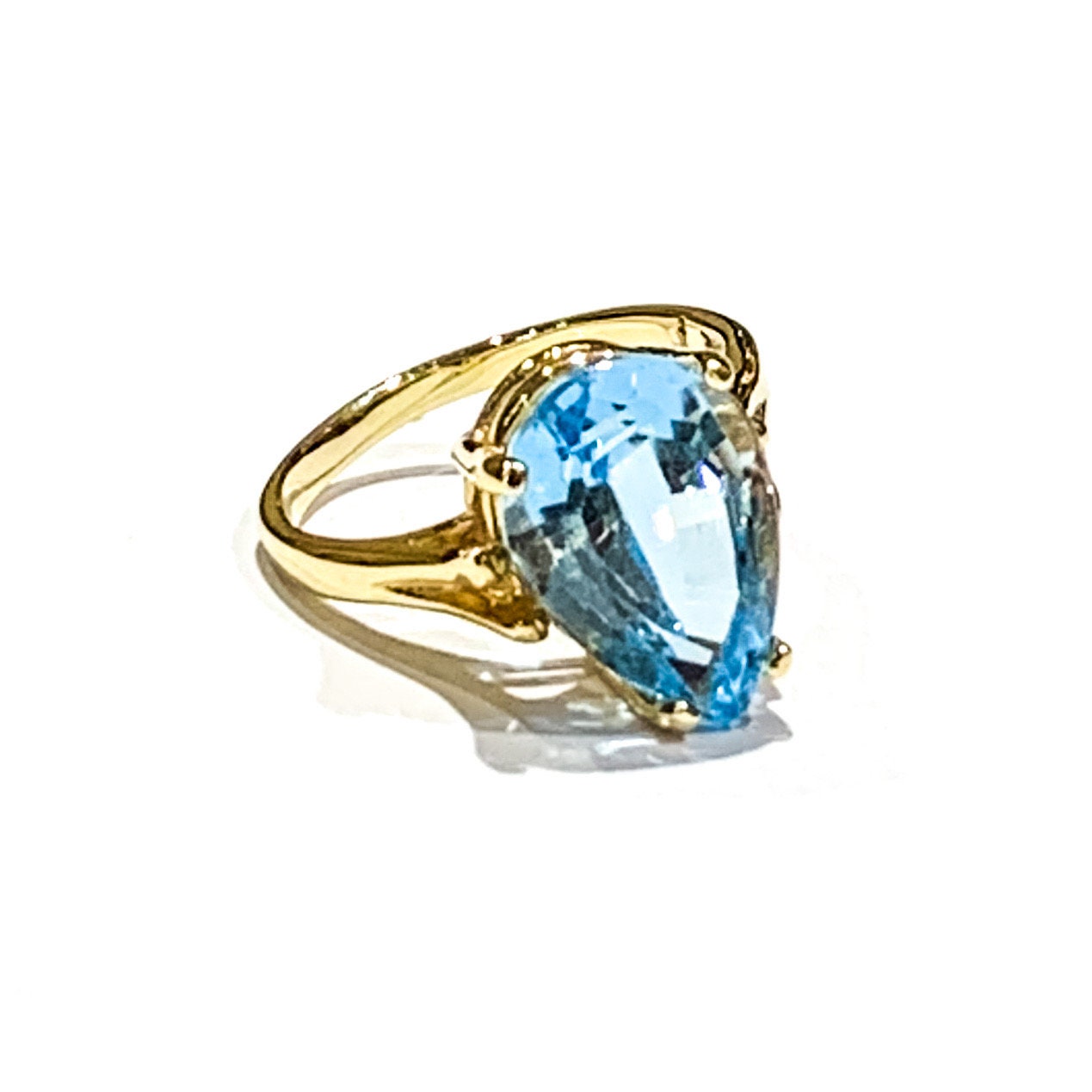 14k Yellow Gold Pear Shape Blue Topaz Ring - Etsy