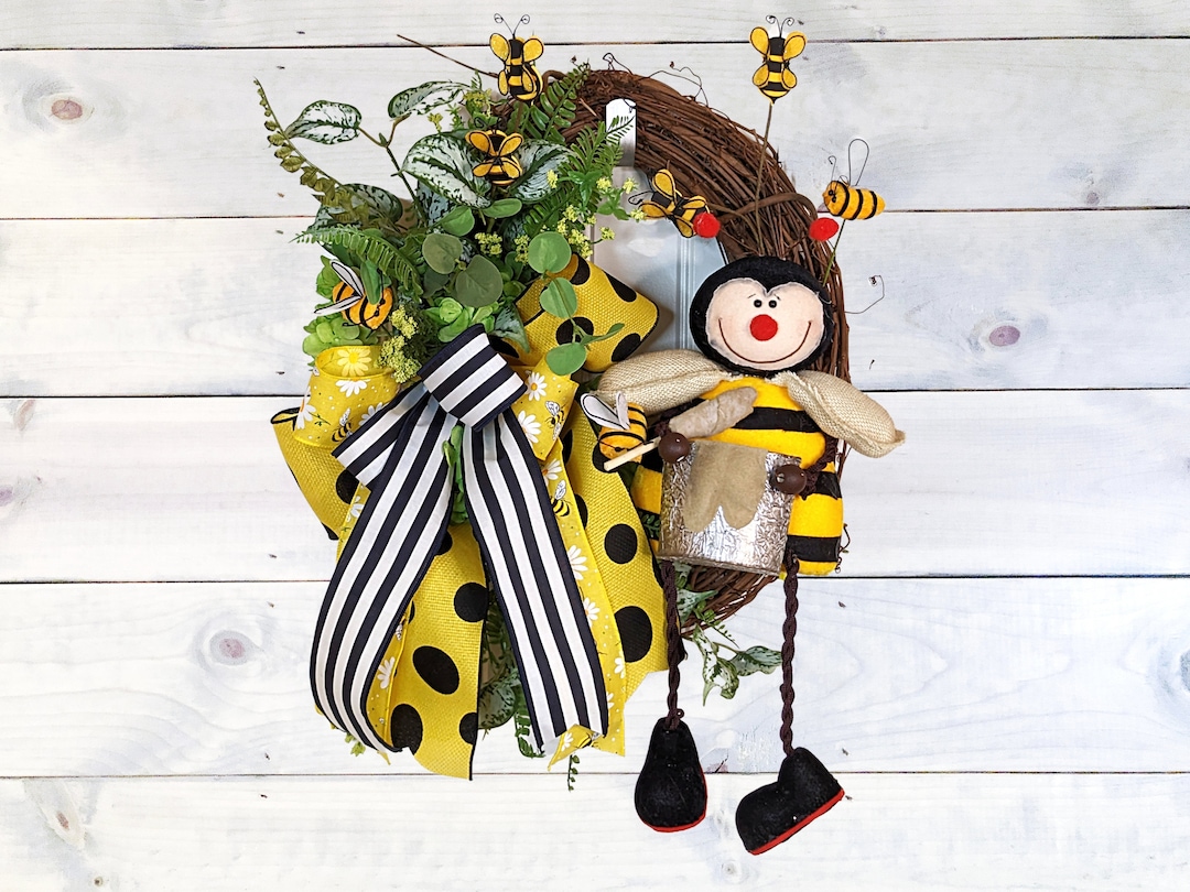 Honey Bee Summer Wreath, Bumble Bee Wreath, Summer Bee Decor, Bee ...