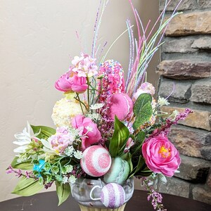 Summer Floral Ice Cream Cone Arrangement, Vanilla Ice Cream Cone ...