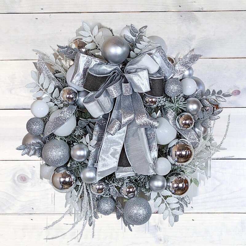 Silver Wreath - Etsy