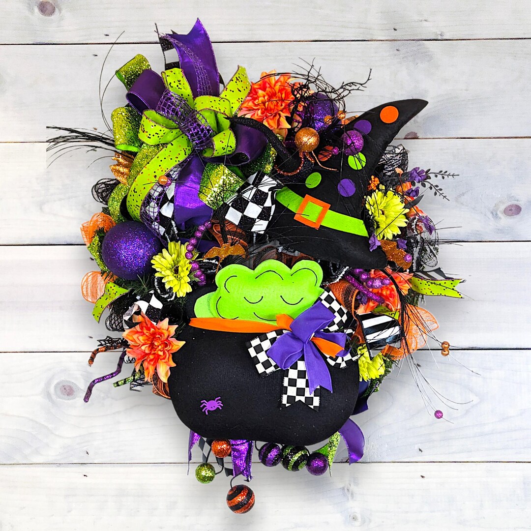 Cauldron & Witch Hat Halloween Wreath, Cute Halloween Door Decor ...