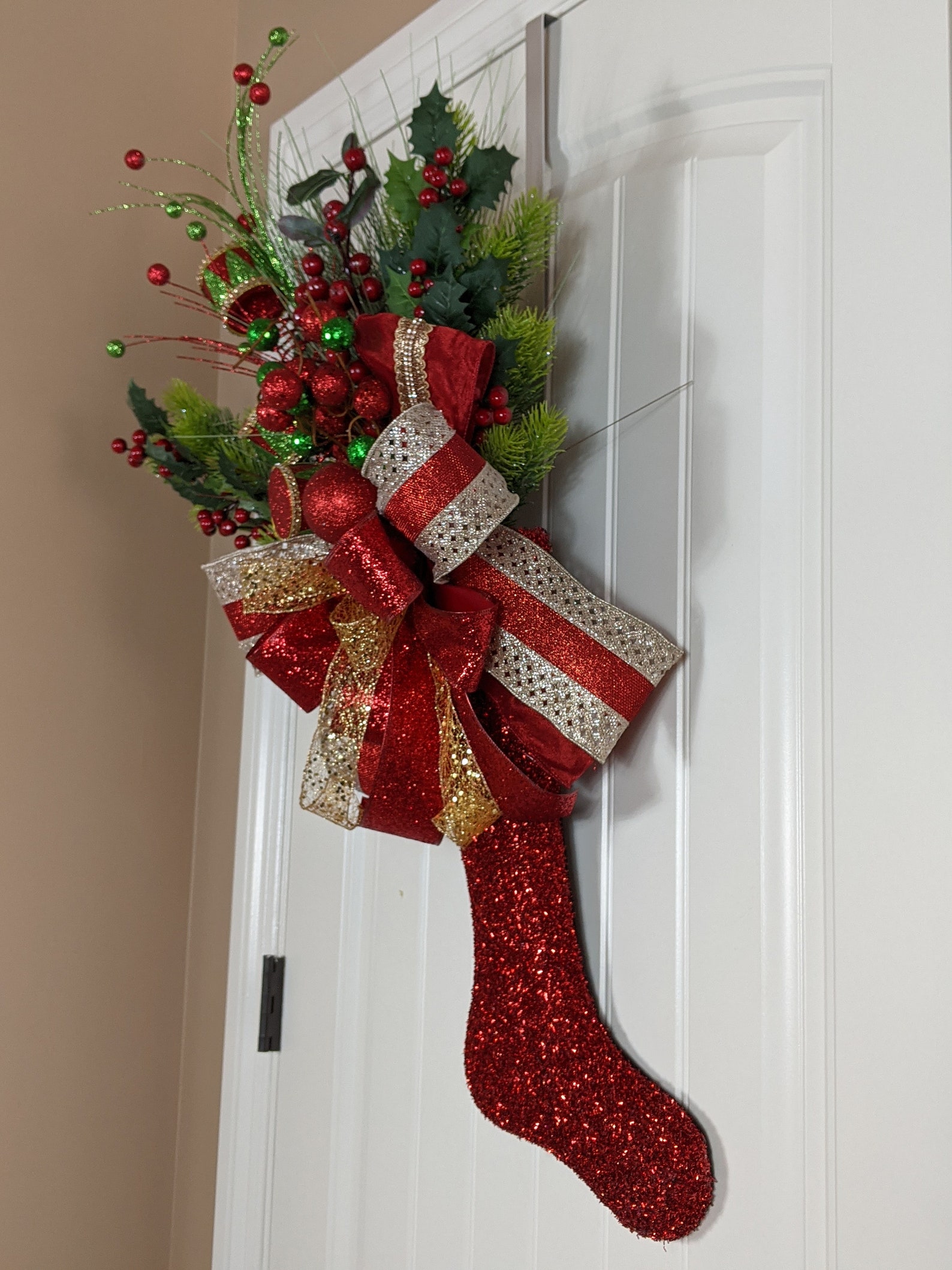 Christmas Wreath | Christmas Stocking Wreath | Holiday Wreath | D ...