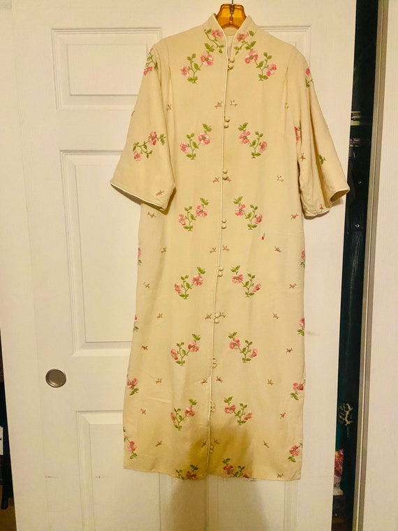 Long Vintage Floral Embroidered House Jacket - Gem