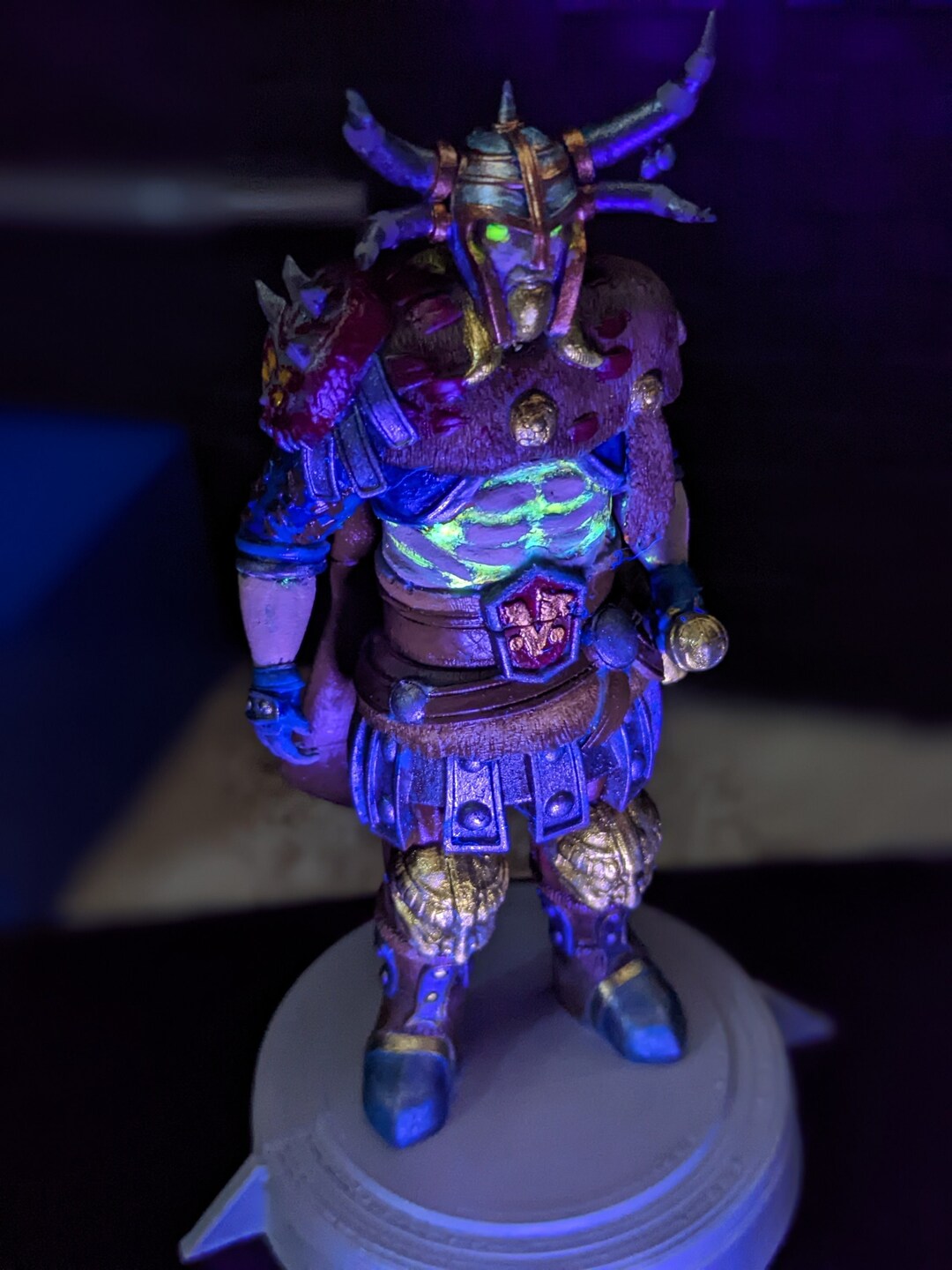 Runescape God Hero V Figurine 3D Print RS3 Runescape 3 - Etsy