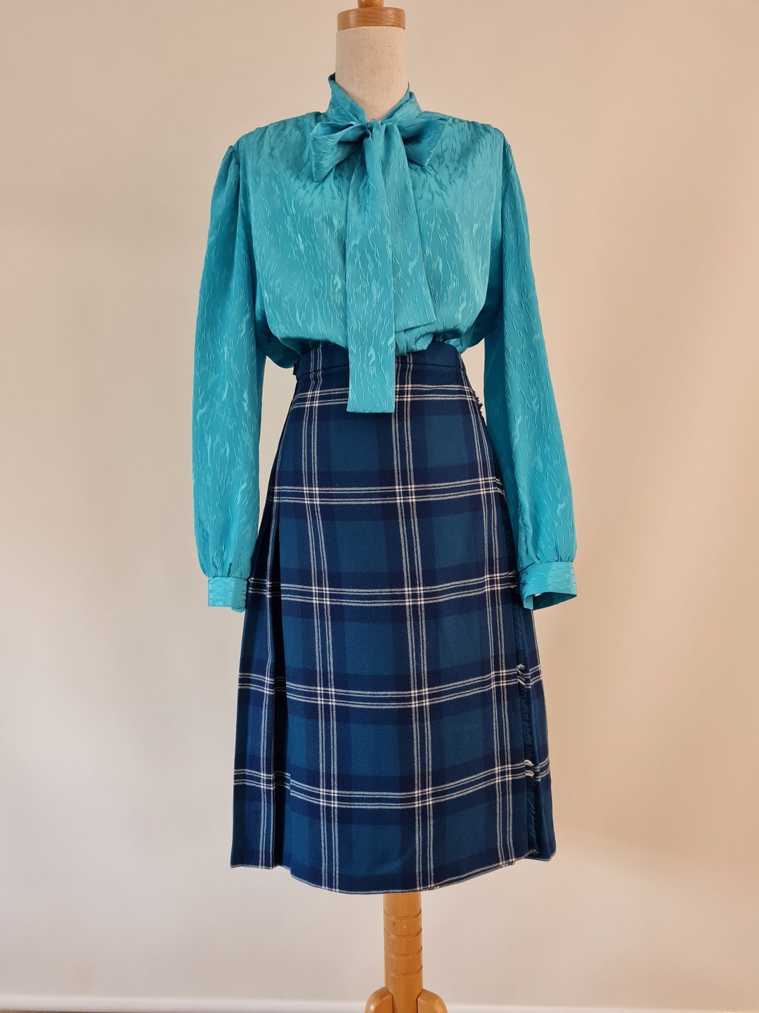 Traditional Scottish Wrap Kilt in a Teal/blue and White Plaid - Etsy