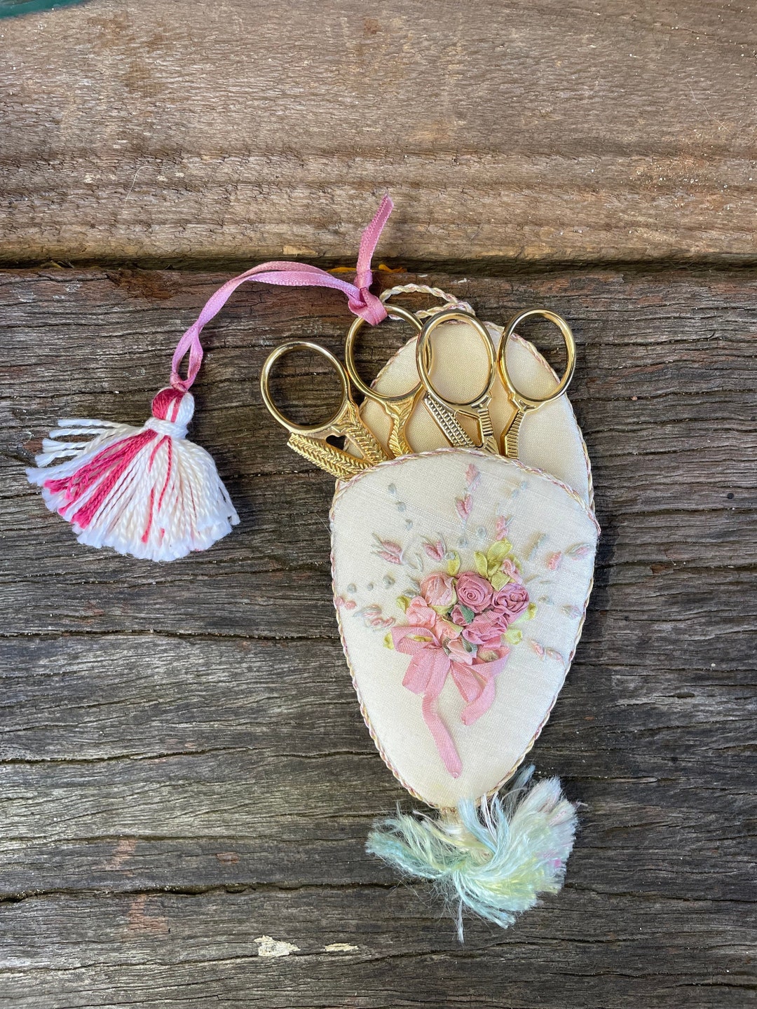 Vintage Scissor Keeper With Pair of Stork Embroidery Scissors | Silk ...