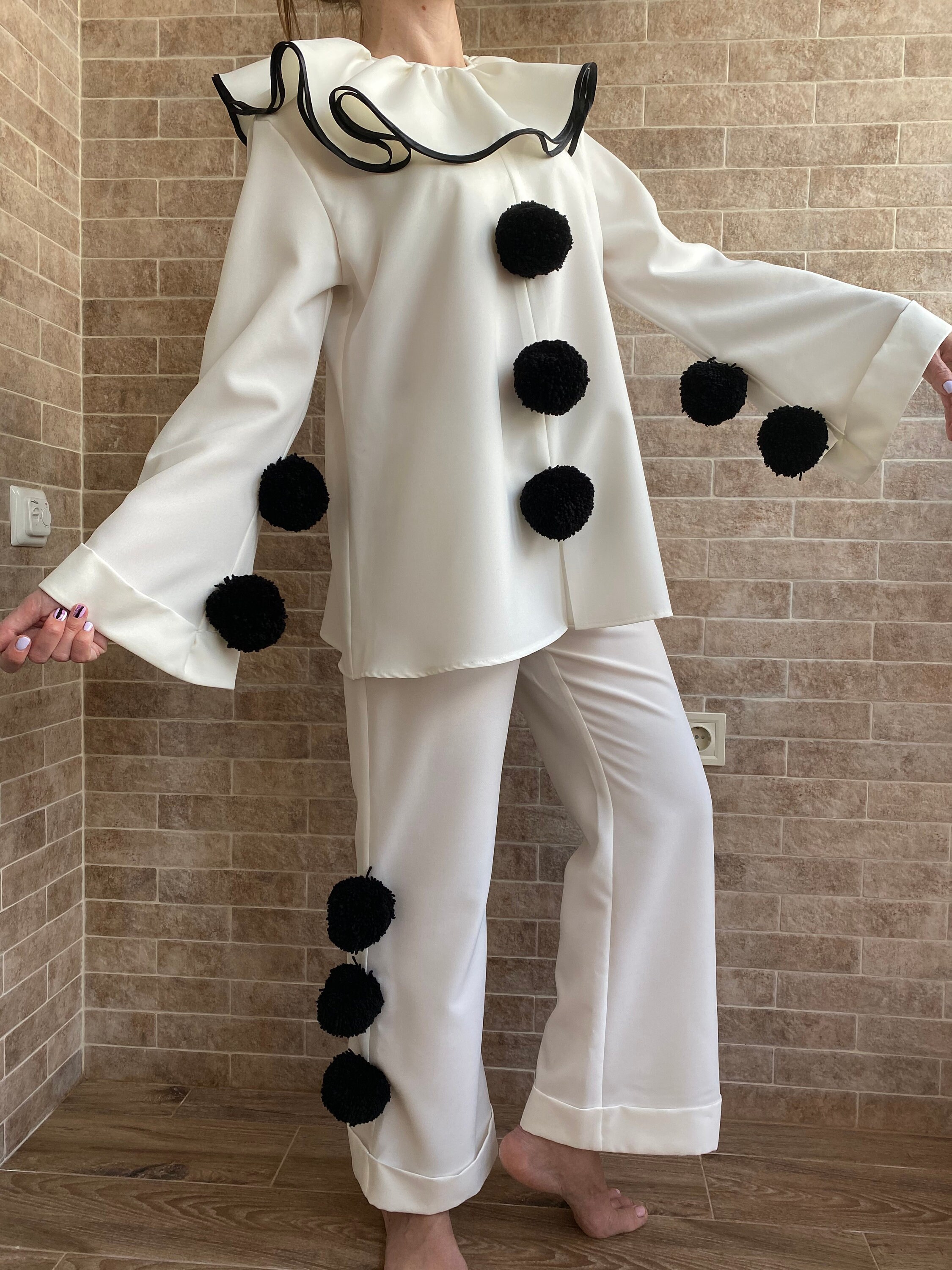 Pierrot costume Pierrot collar Clown costume White Black | Etsy