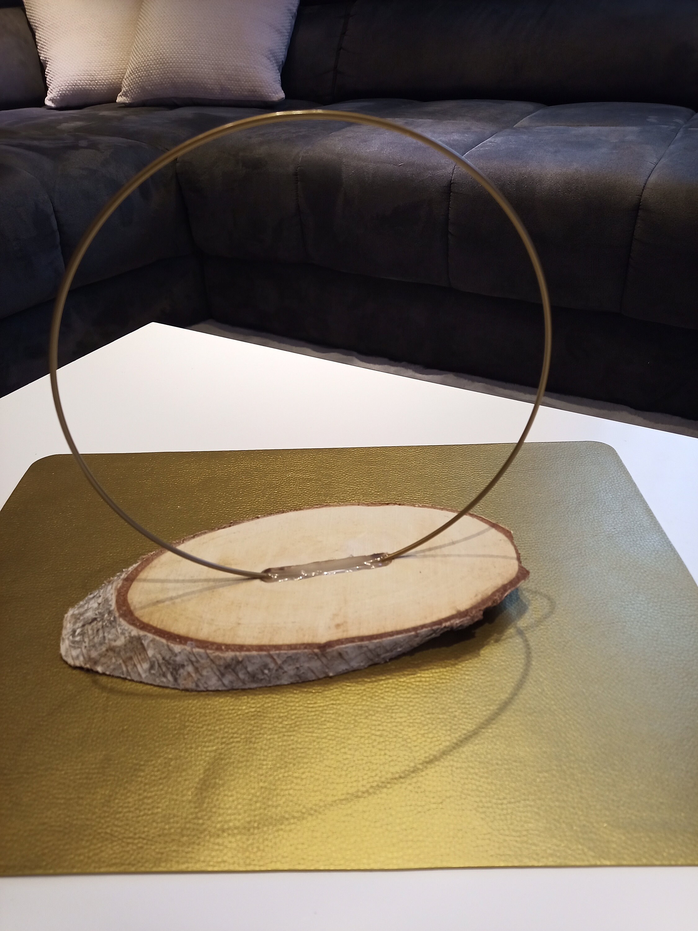 Ring auf Holzfuß, Loop auf Platte, Ring stehend, Metallring zum ...