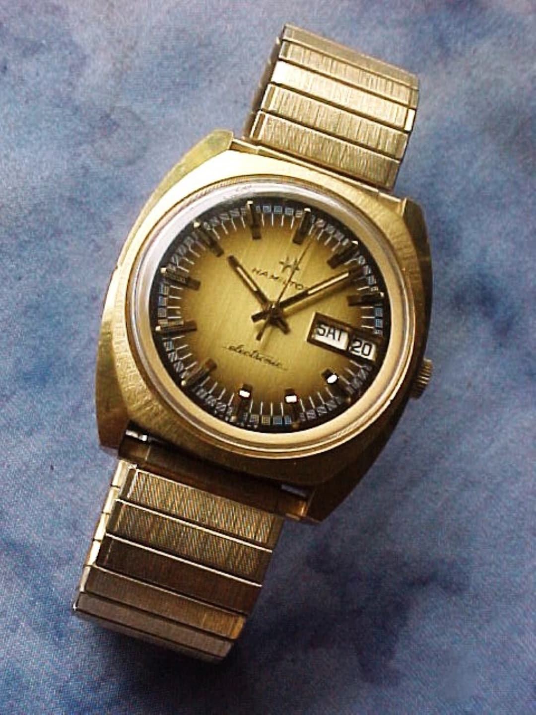 Smooth Running Swiss 37MM Vintage Hamilton Electric Quick Set Day Date ...