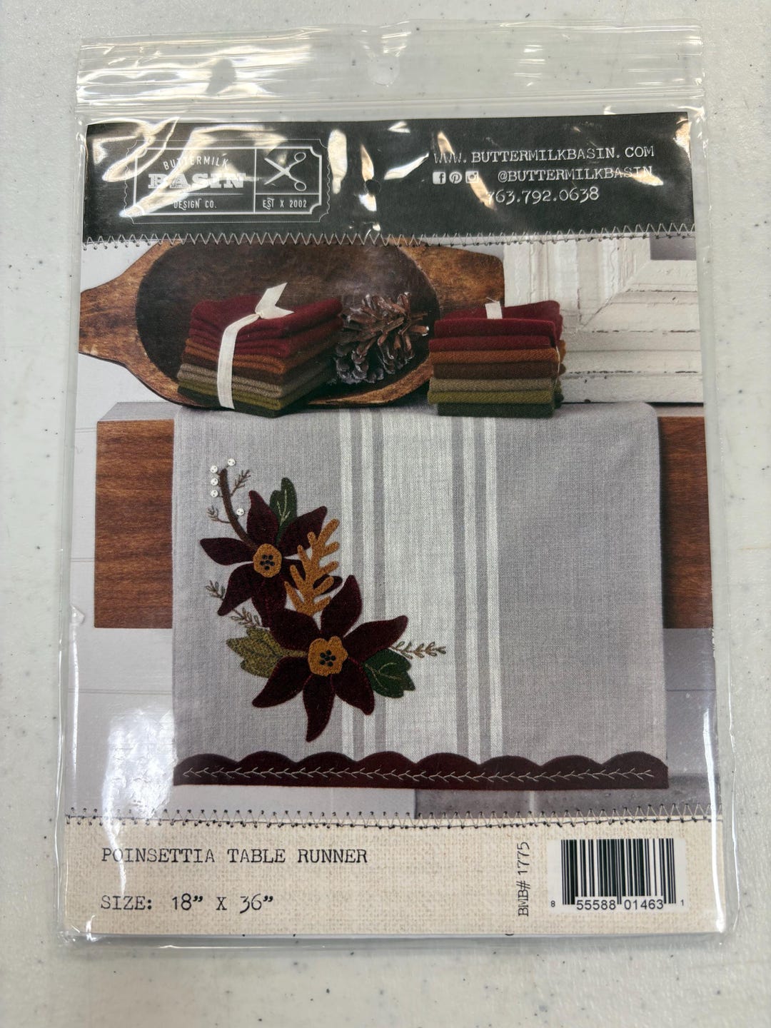 BMB1775 Poinsettia Table Runner Pattern by Buttermilk Basin - Etsy