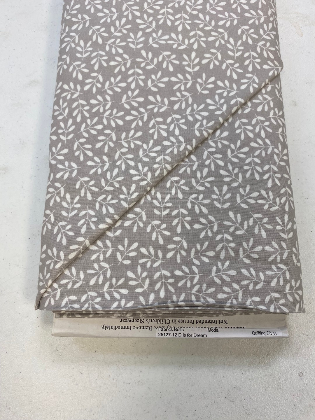 1/2 Yard Increments of D is for Dream by Paper & Cloth for Moda 25127 ...