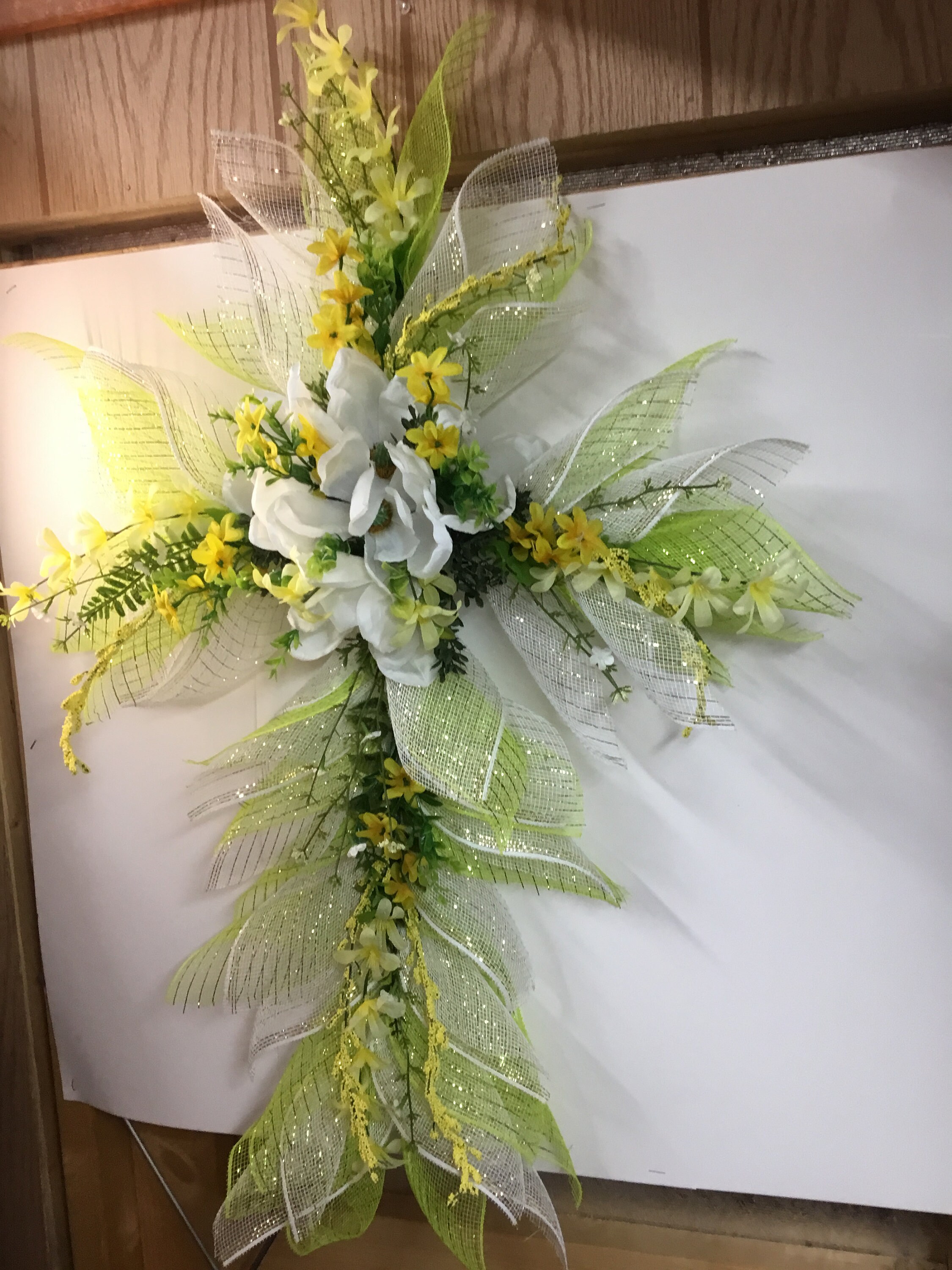 Easter Cross Wreath Mesh Cross, Yellow & White Cross Wreath. Magnolia ...