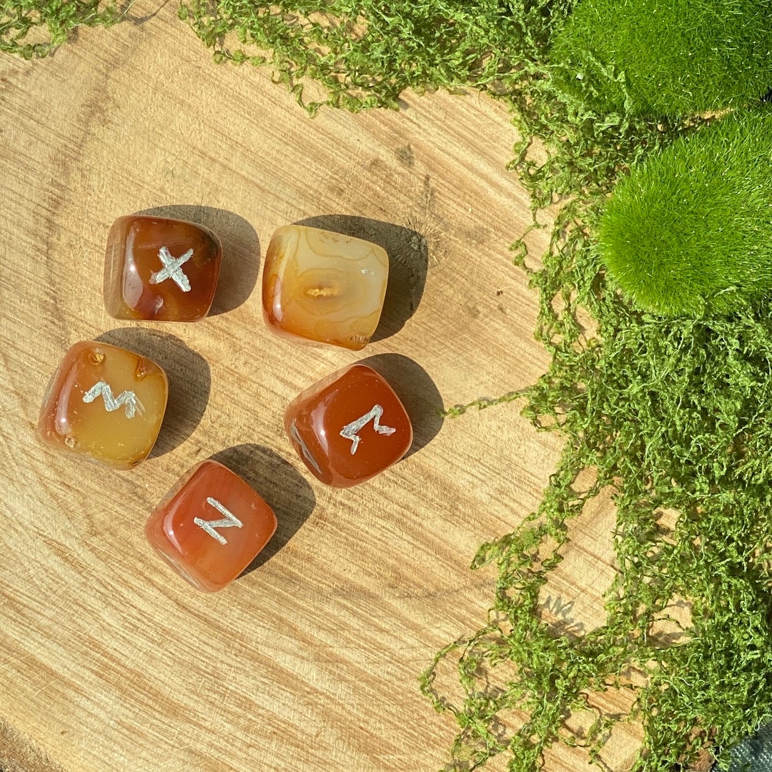 Carnelian Elder Futhark Crystal Runes Large Dice Set - Etsy