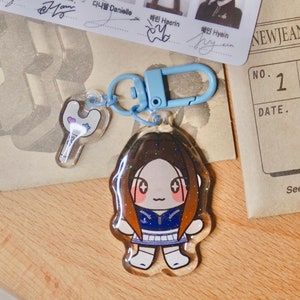 New Jeans Tokki KPOP Glitter Epoxy Acrylic Keychain Charm - Etsy