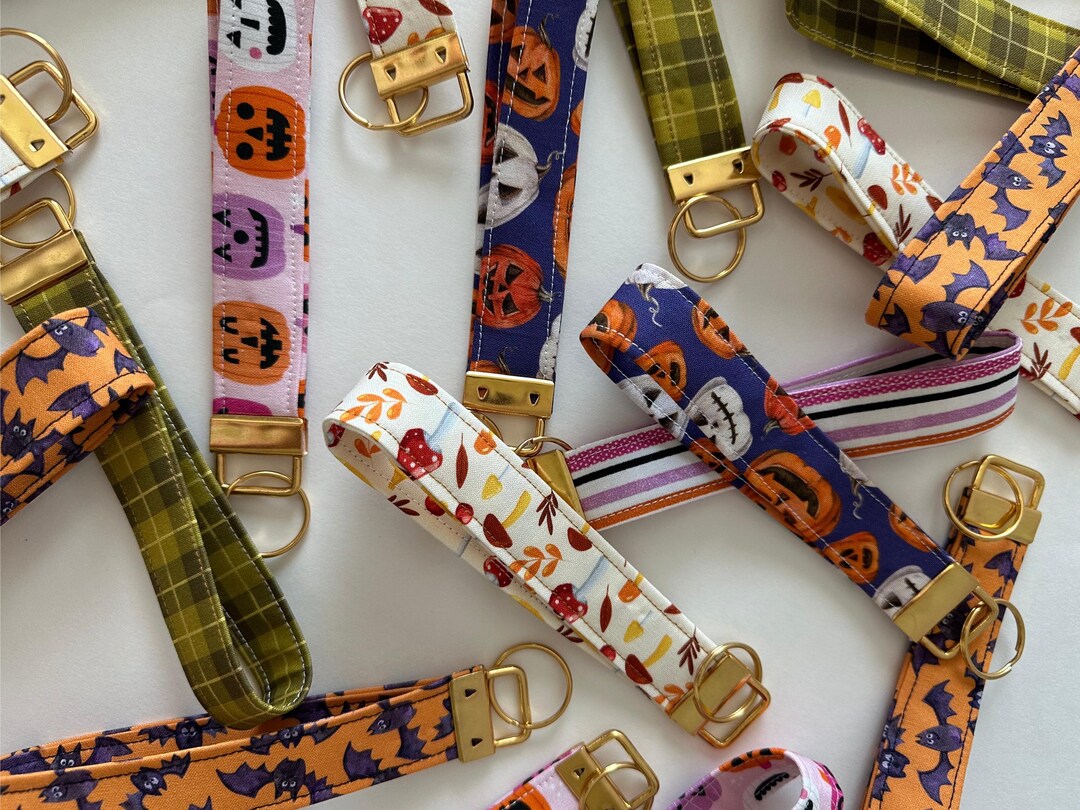 Fall Wristlet, Key Fob, Halloween Wristlet, Boo Basket Item - Etsy