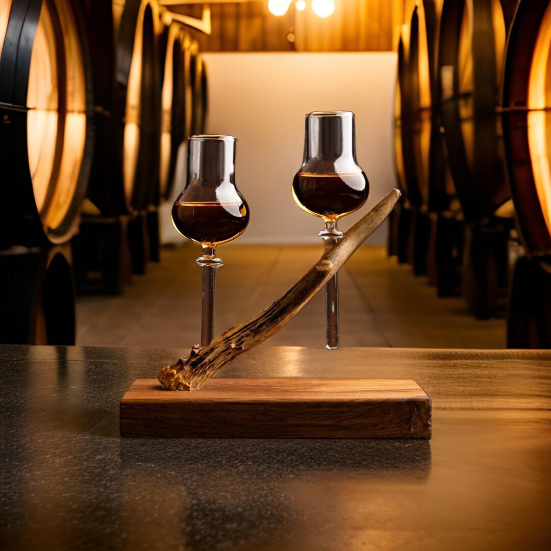 Whisky Gift Set • Whisky Serving Board With Glasses and Whisky Decanter ...