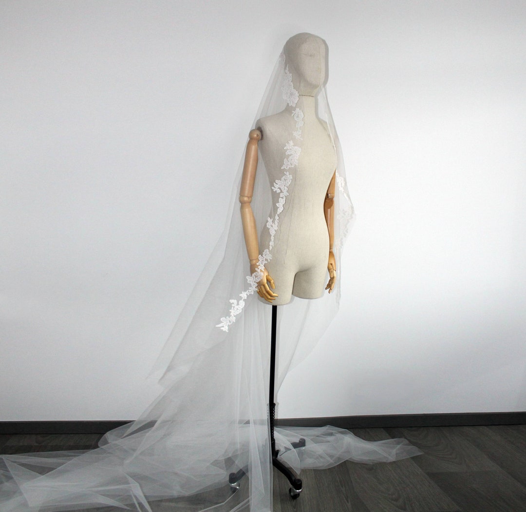 Royal Length Wedding Veil, Princess Wedding Veil Ivory Color With Thin ...