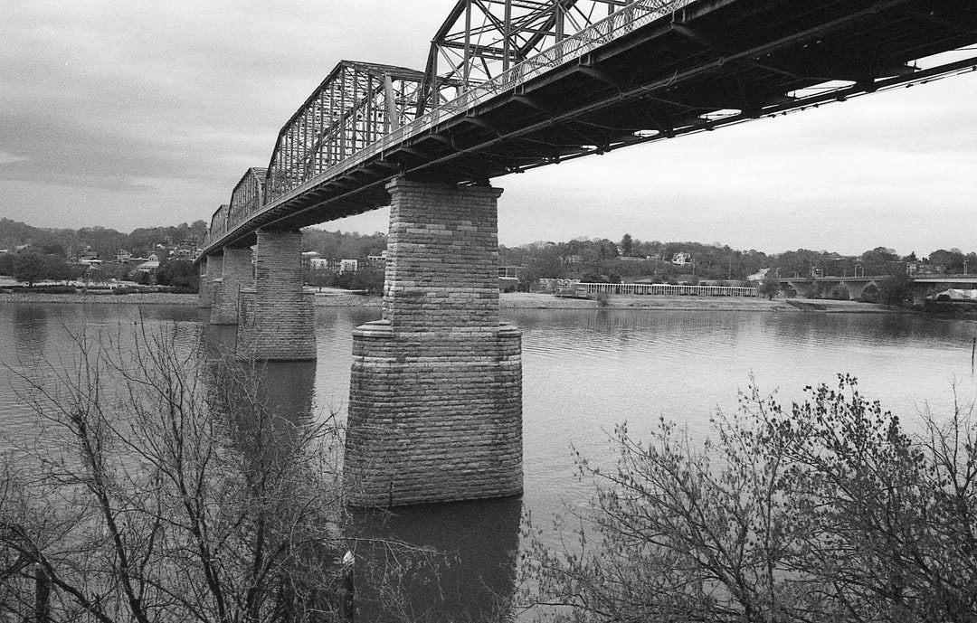 Walnut Street Bridge 2 - Impression Silver Gelatin (Darkroom) - Etsy France