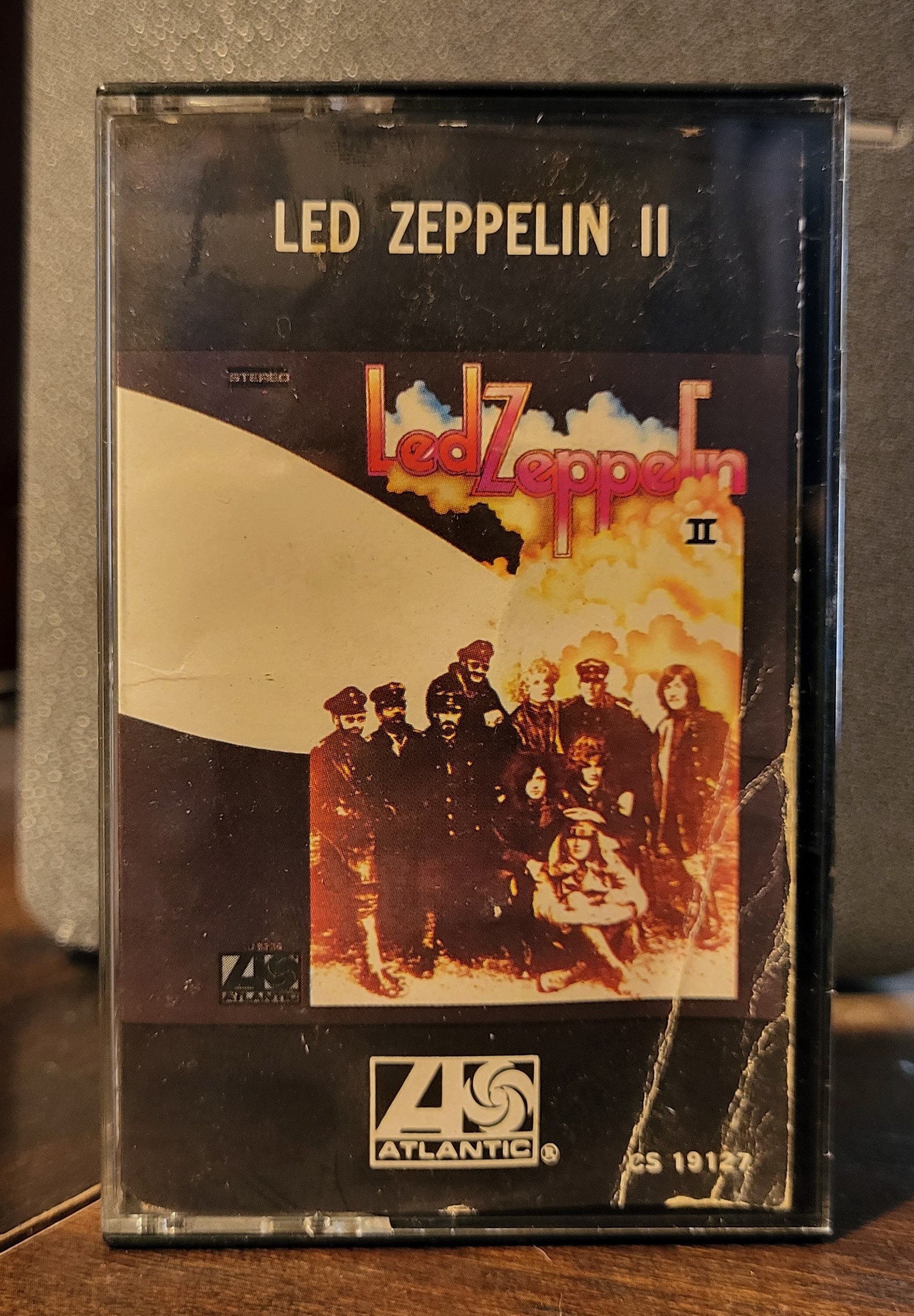 Led Zeppelin 2 Album Cover