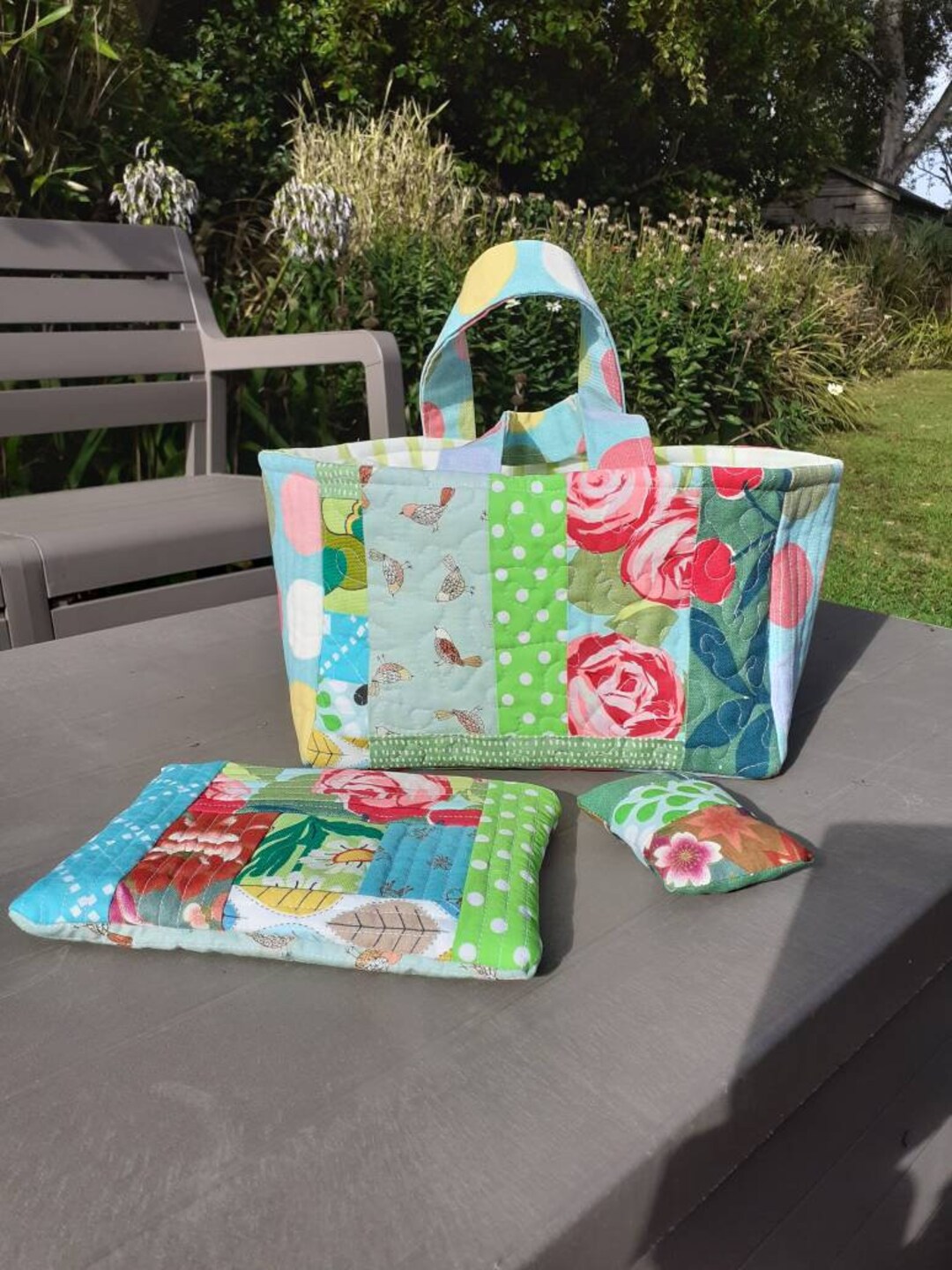 Gorgeous Quilted Craft Project Bag, Matching Zip Pouch and Pin Cushion ...