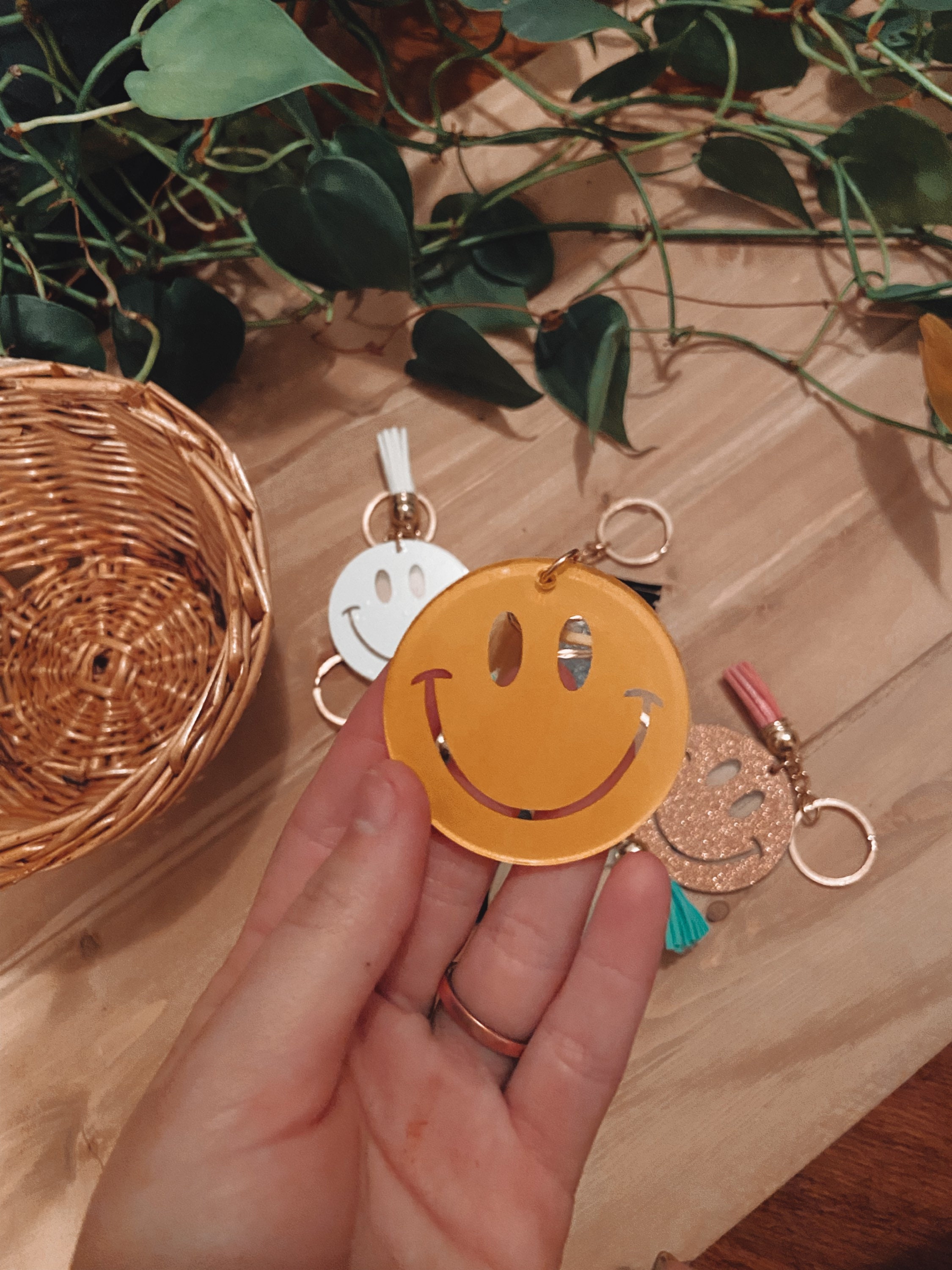Retro Smiley Face Keychain, Smiley Face, Acrylic Keychain, Party Favor ...