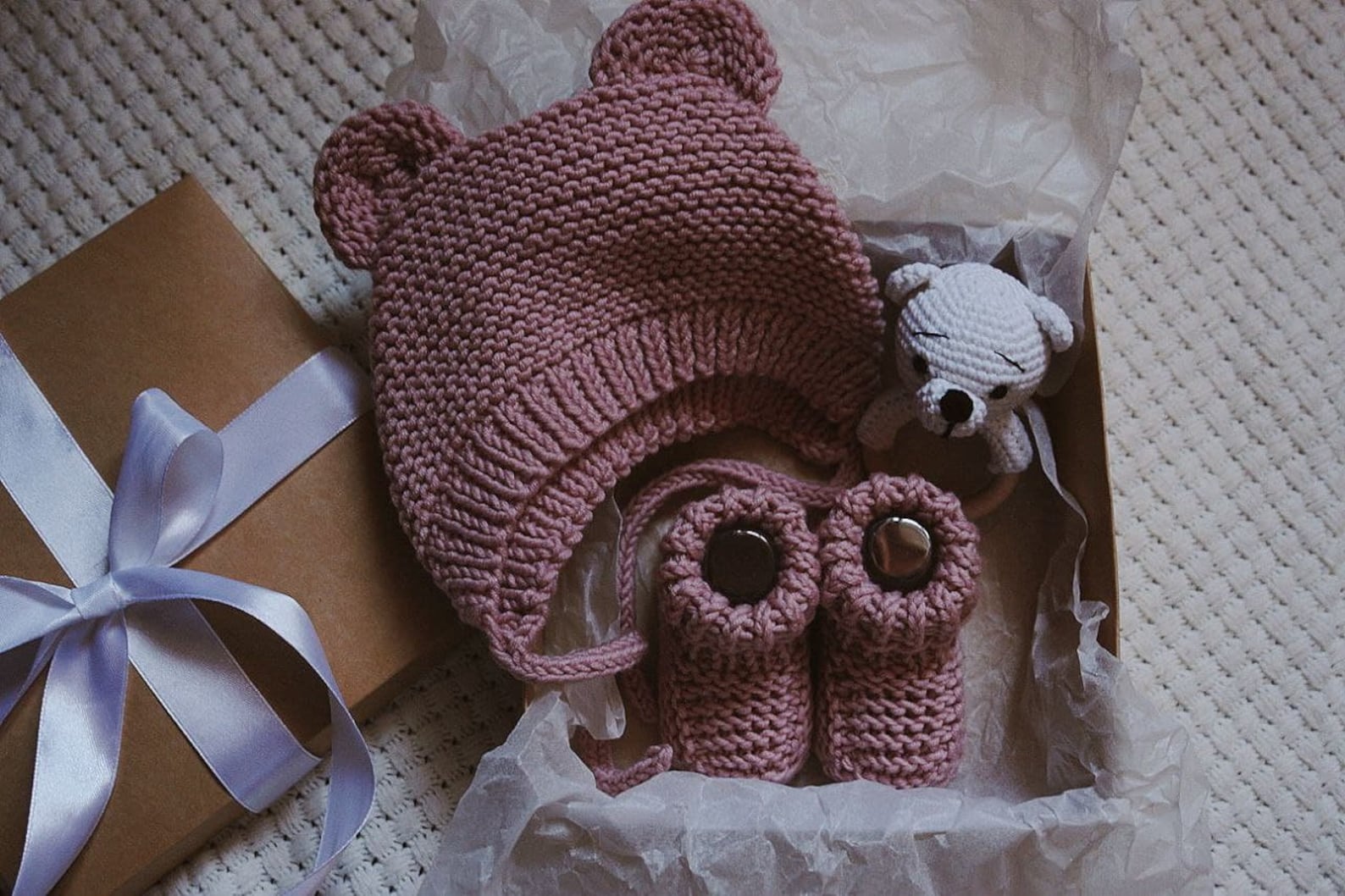 Gender Reveal Gift for Mom to Be. Neutral Pregnancy Gift Box - Etsy