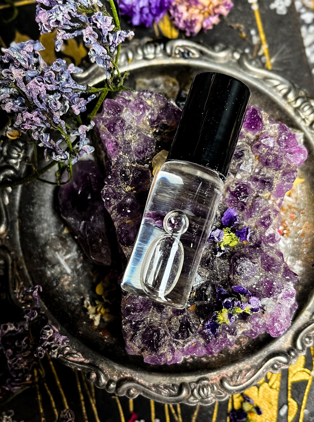 Violets ~ Perfume Oil for Ritual & Aroma ~ Soft and Powdery ...