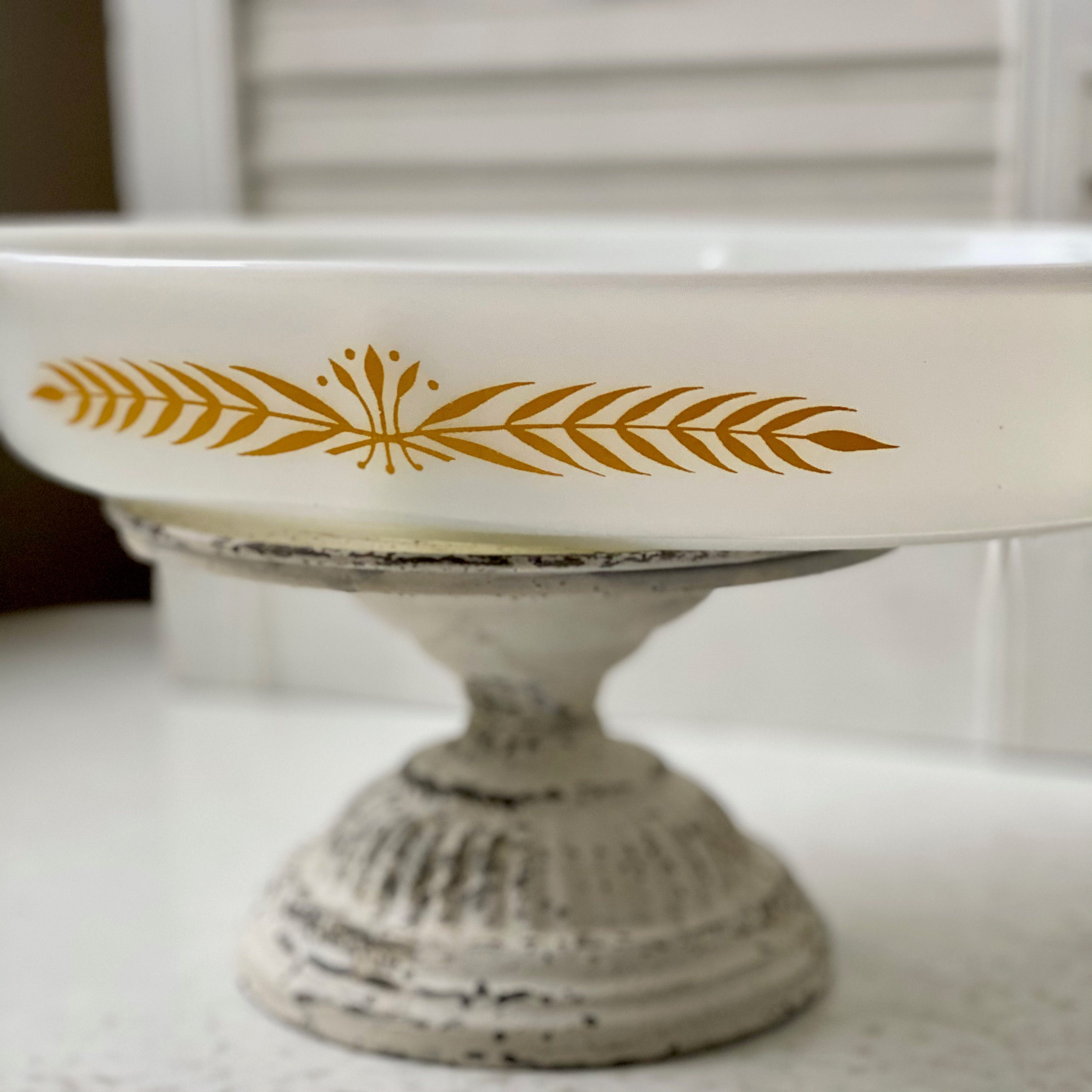 Pyrex Divided 1.5 Quart Divided Casserole Dish in Royal Wheat | Etsy