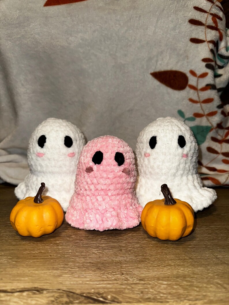 Beginner Ghost Crochet Pattern- Cute Amigurumi Ghost - Amigurumi ...