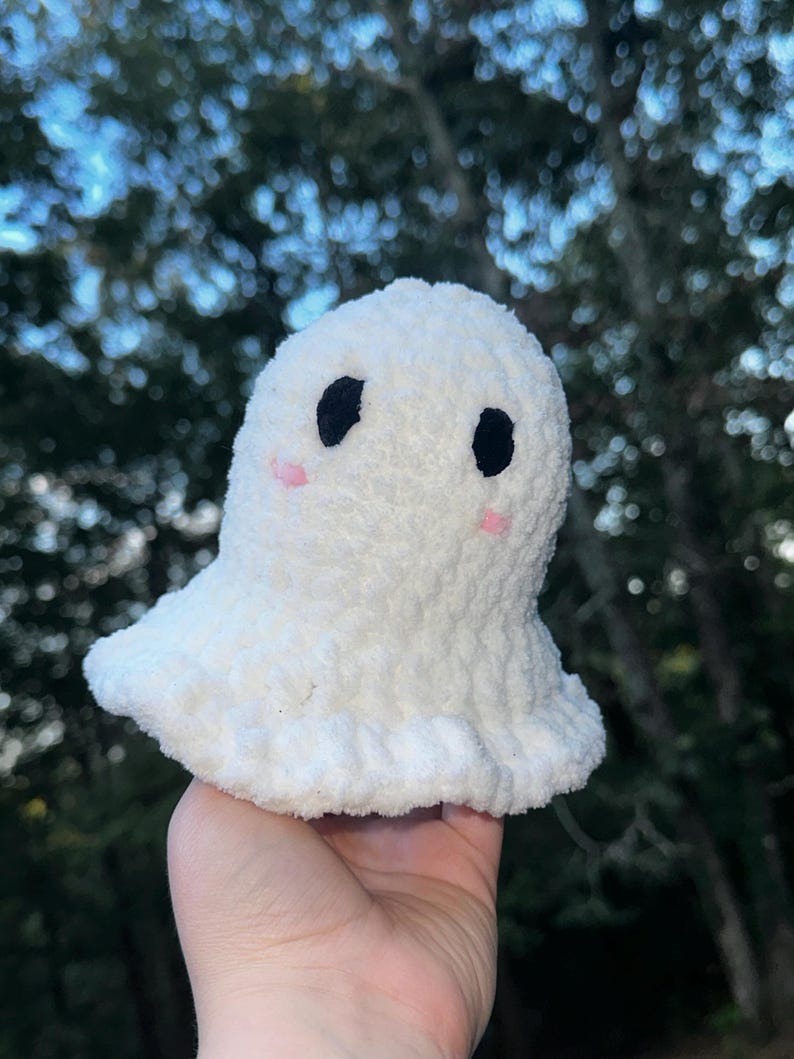 Beginner Ghost Crochet Pattern- Cute Amigurumi Ghost - Amigurumi ...