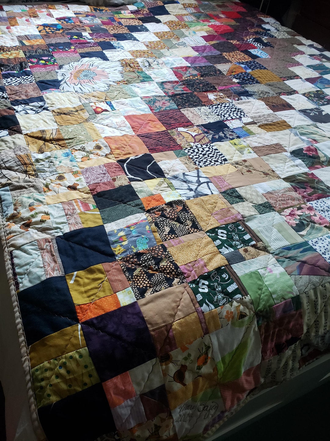 Scraptastic Quilt Featuring Hundreds of Different Fabrics - Etsy