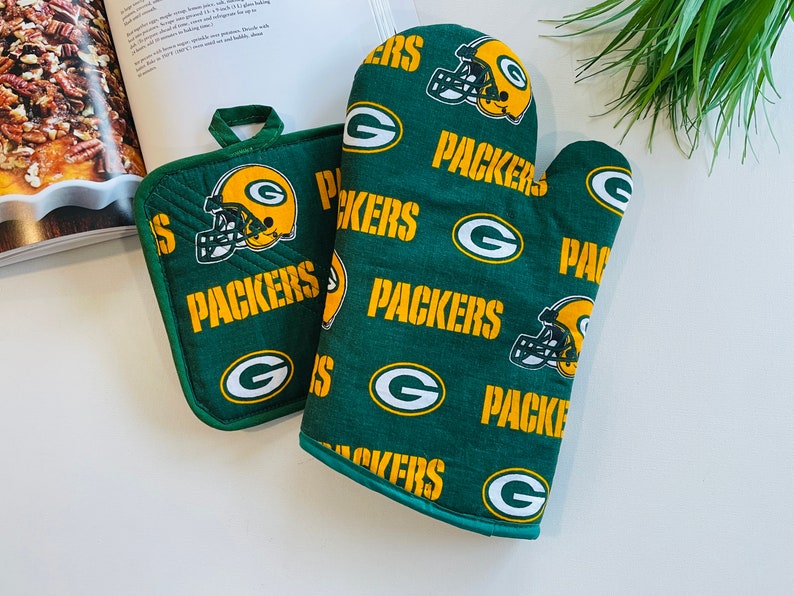 Sports Football Fan Packers Green. Oven Mitts, Potholders Handle Sets ...
