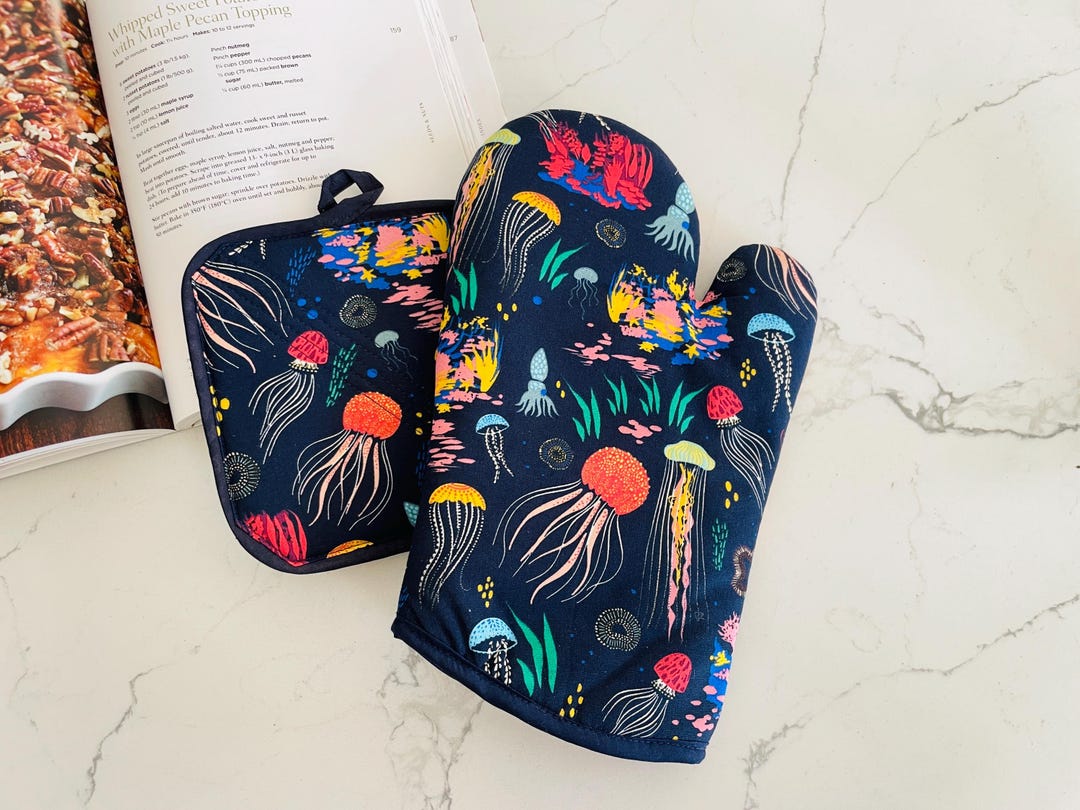 Sea Jelly Fish Ocean. Oven Mitts, Potholders Handle Covers Gift Sets ...
