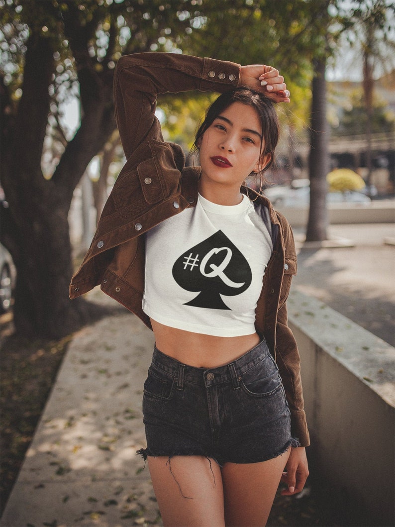 Queen Of Spades Crop Tee Hotwife Queen Of Spades Tee Bbc Crop Top