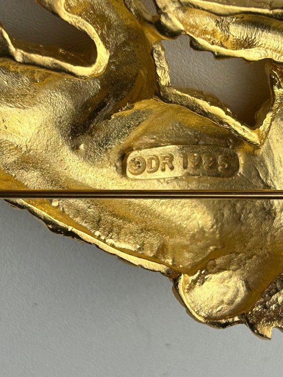 Vintage Doreen Ryan Alligator Matte Gold Tone Brooch - Gem