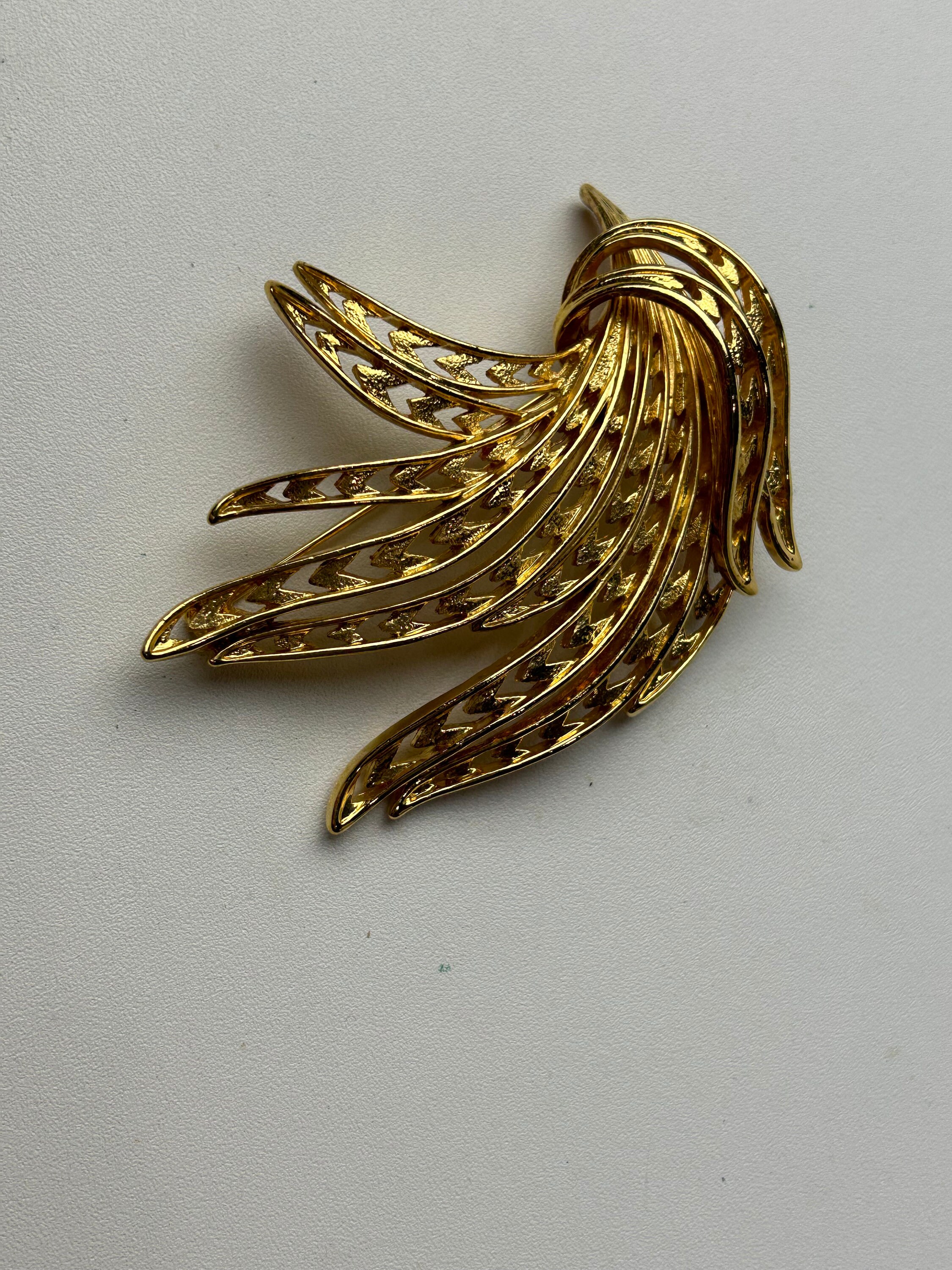 Vintage Monet Large Gold Tone Spray Brooch - Etsy