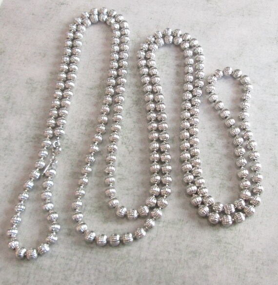 Vintage Monet Super Long Fluted Silver Bead 62 Inch N… - Gem