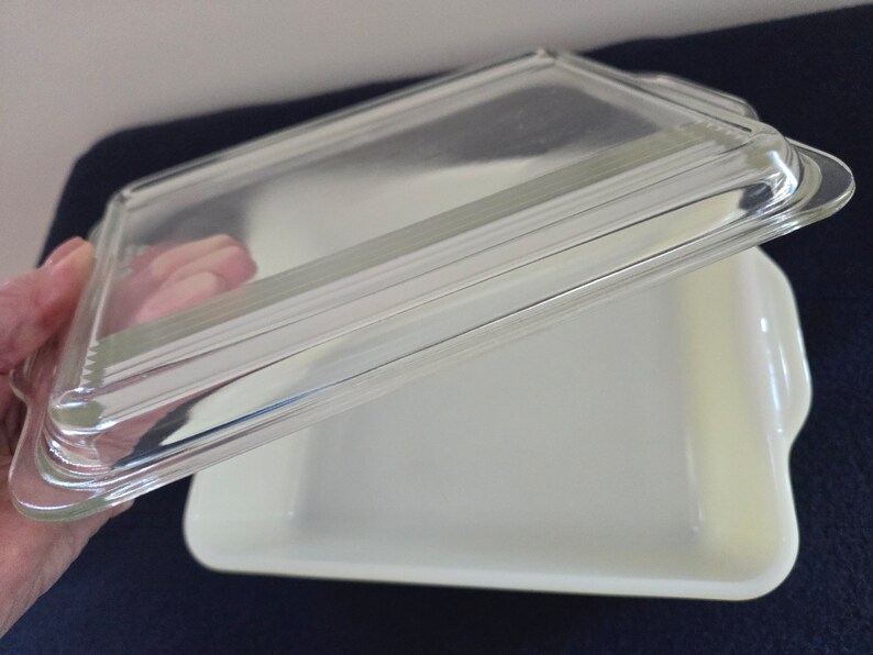 Pyrex Yellow Casserole Dish VINTAGE With Perfect Lid Manufactured by ...