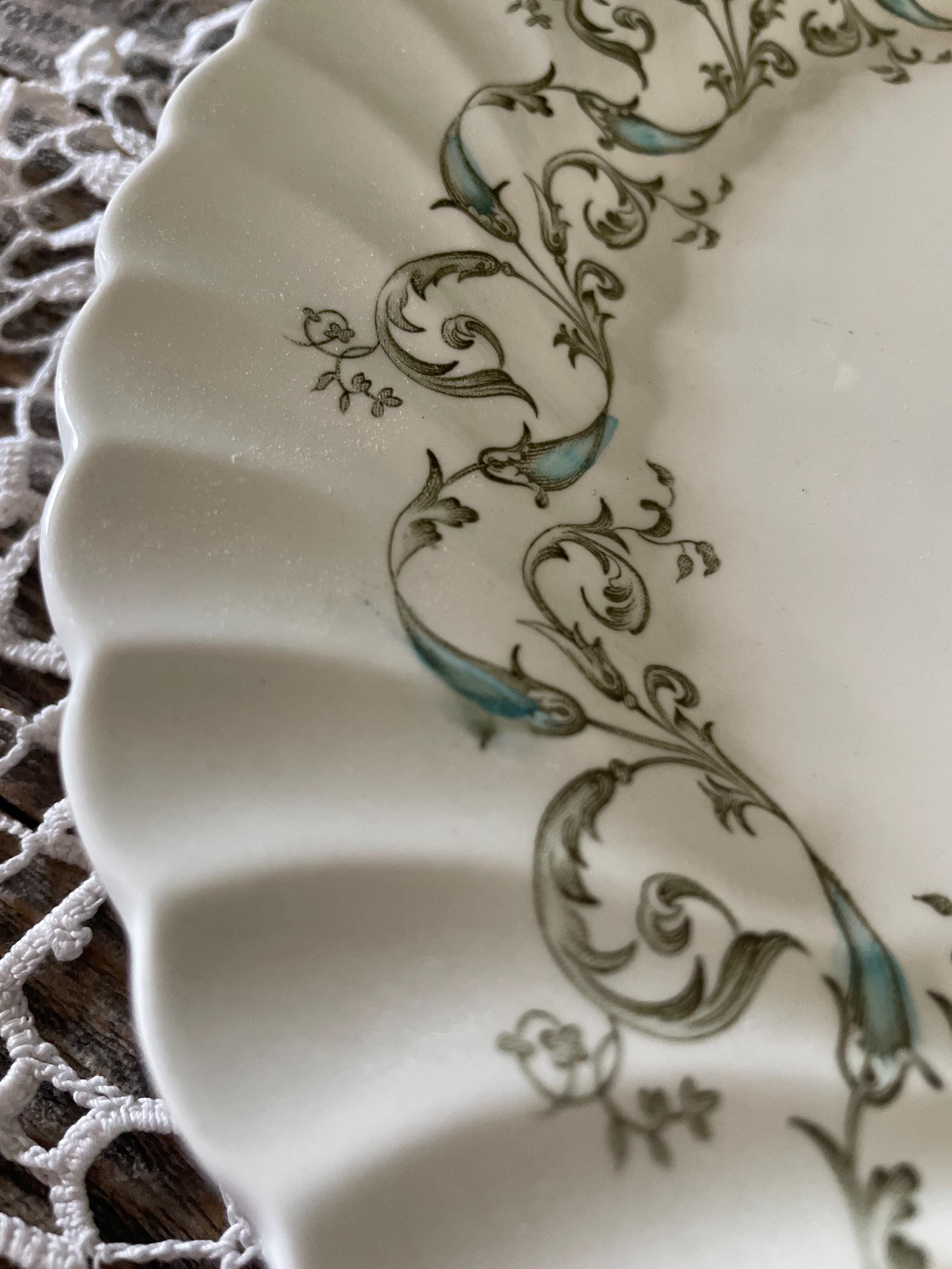 Vintage England Ironstone 10” Dinner Plates. Cottage Farmhouse Style ...