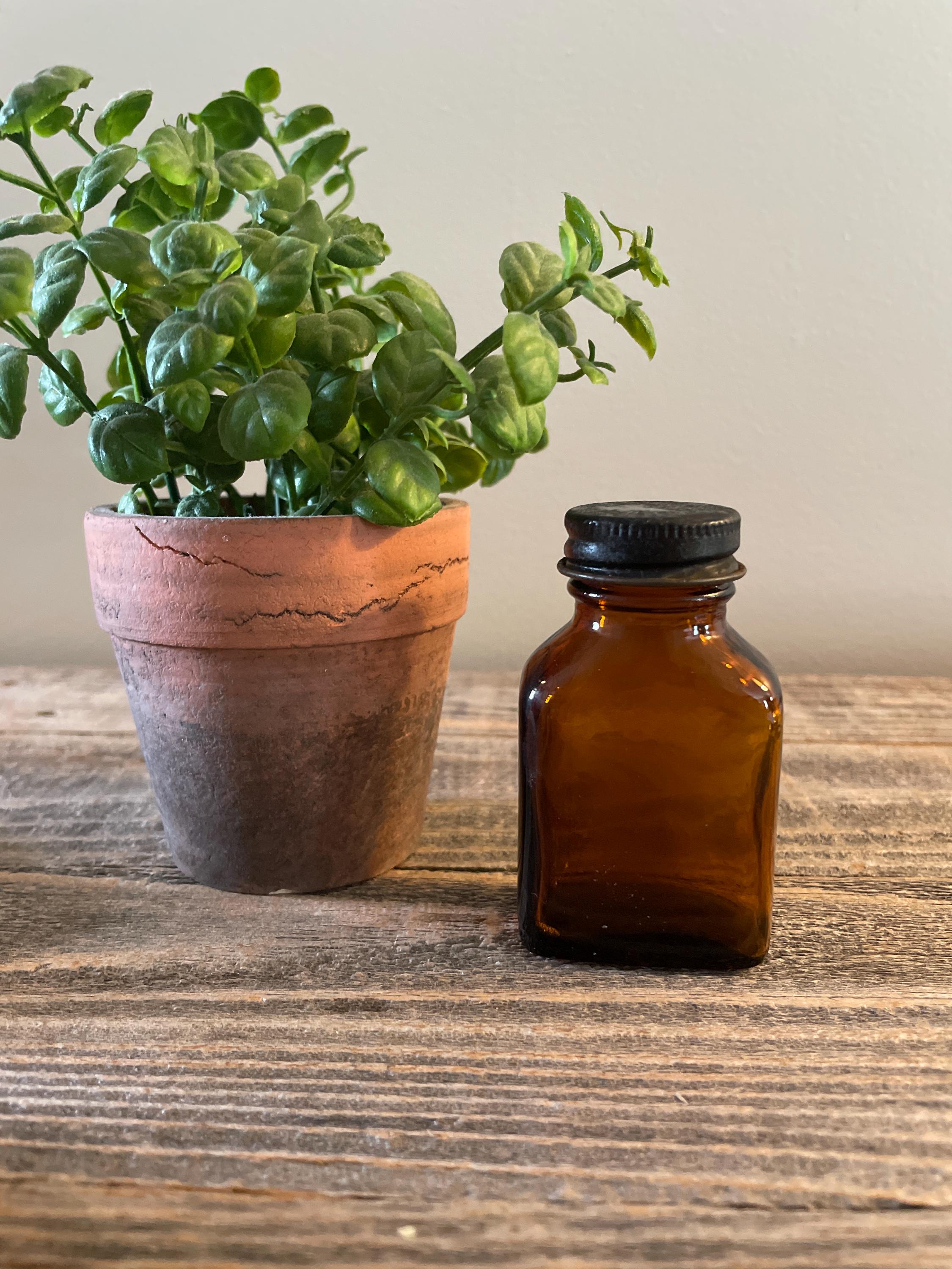 Vintage Amber Colored Medicine Bottle. Apothecary Bottle Screw Cap 2 ...