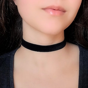 Black Lace Choker Necklace Thin Goth Choker 90s Grunge Necklace Lacy Gothic Jewelry Comfy Stretch Lace Etsy