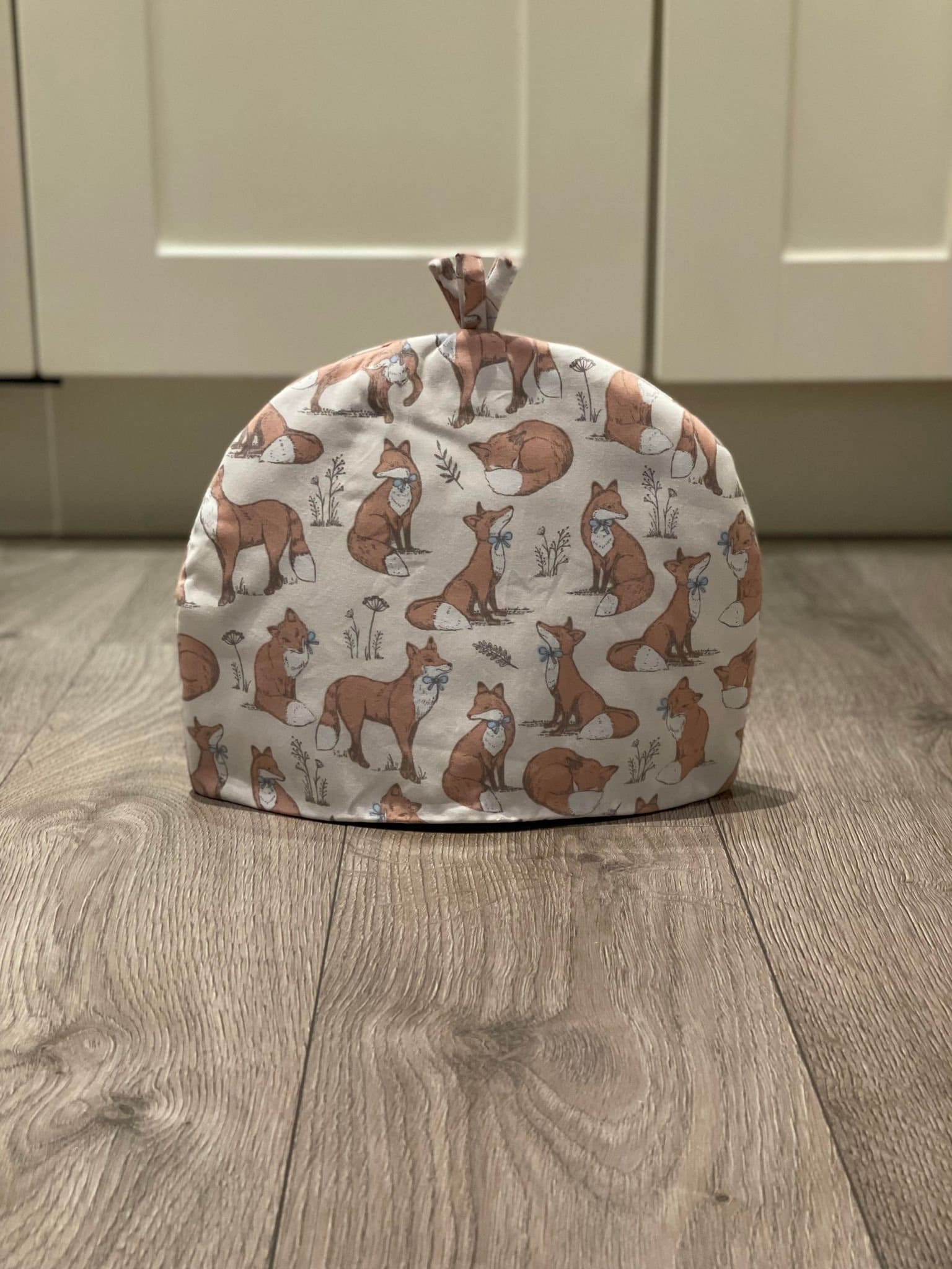 TEA COSY Teapot Cover for a Cottage Retro Kitchen Grey Foxes Orange ...